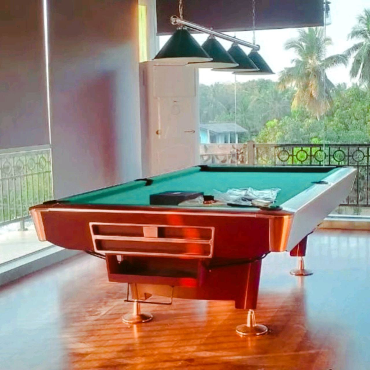 Queens Model Pool Table