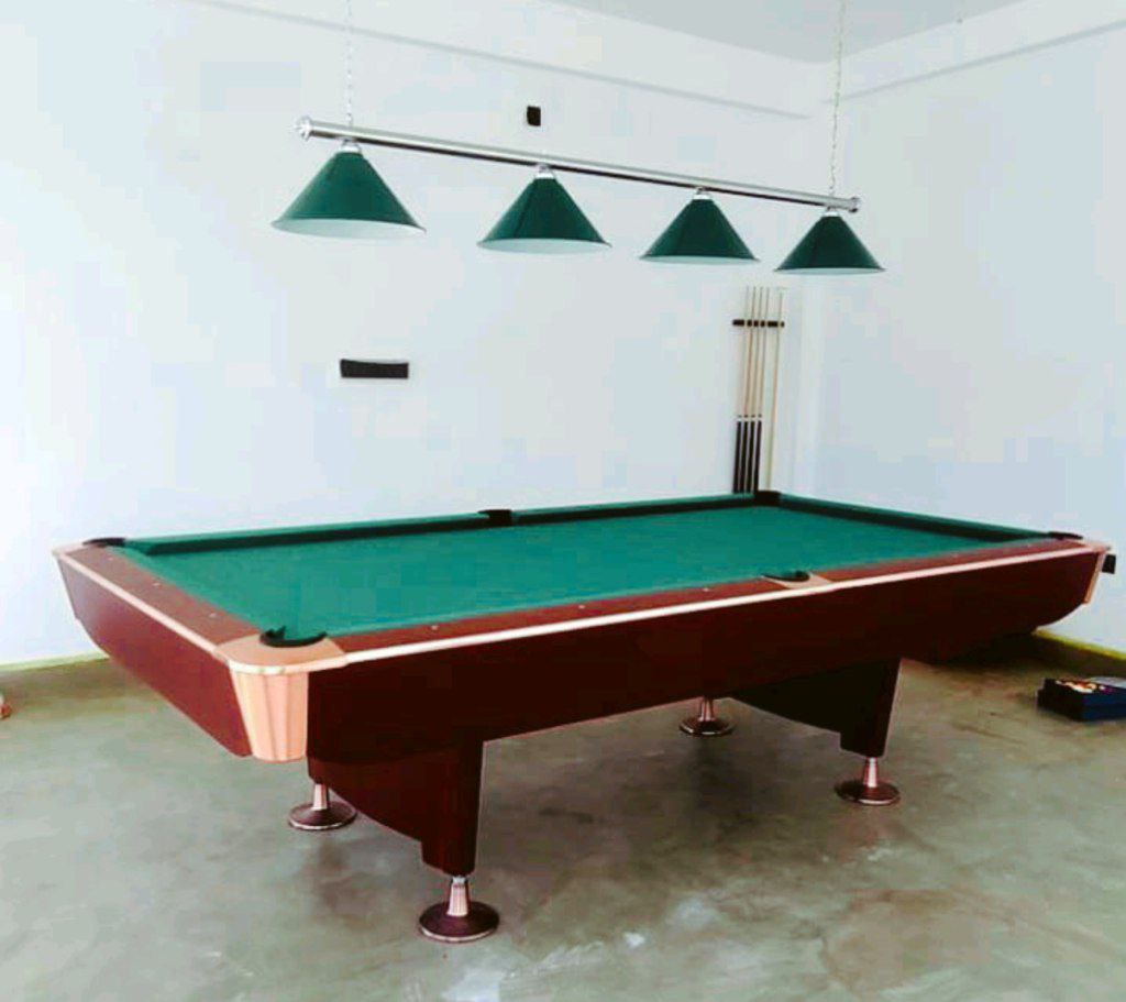Queens Model Pool Table